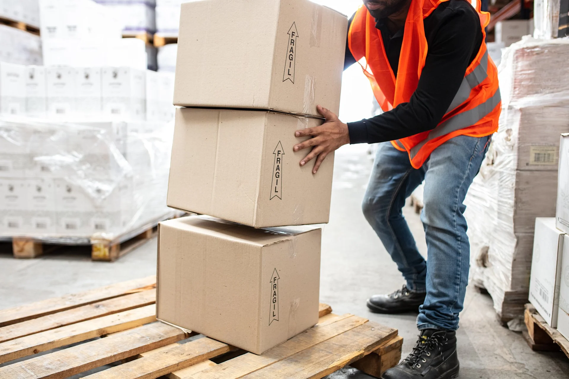 How Does Pallet Delivery and Collection Work – And What Should You Know ...